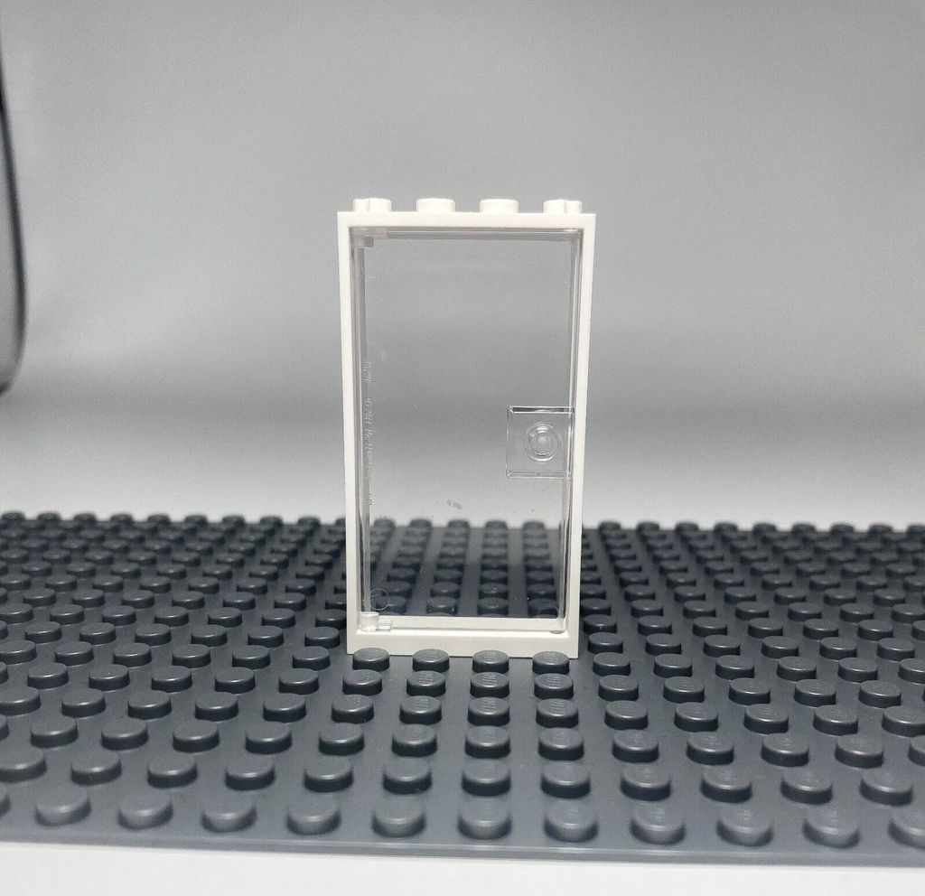 LEGO® 1x4x6 Dvere Priehľadný a biely rám pre | Kaufland.sk