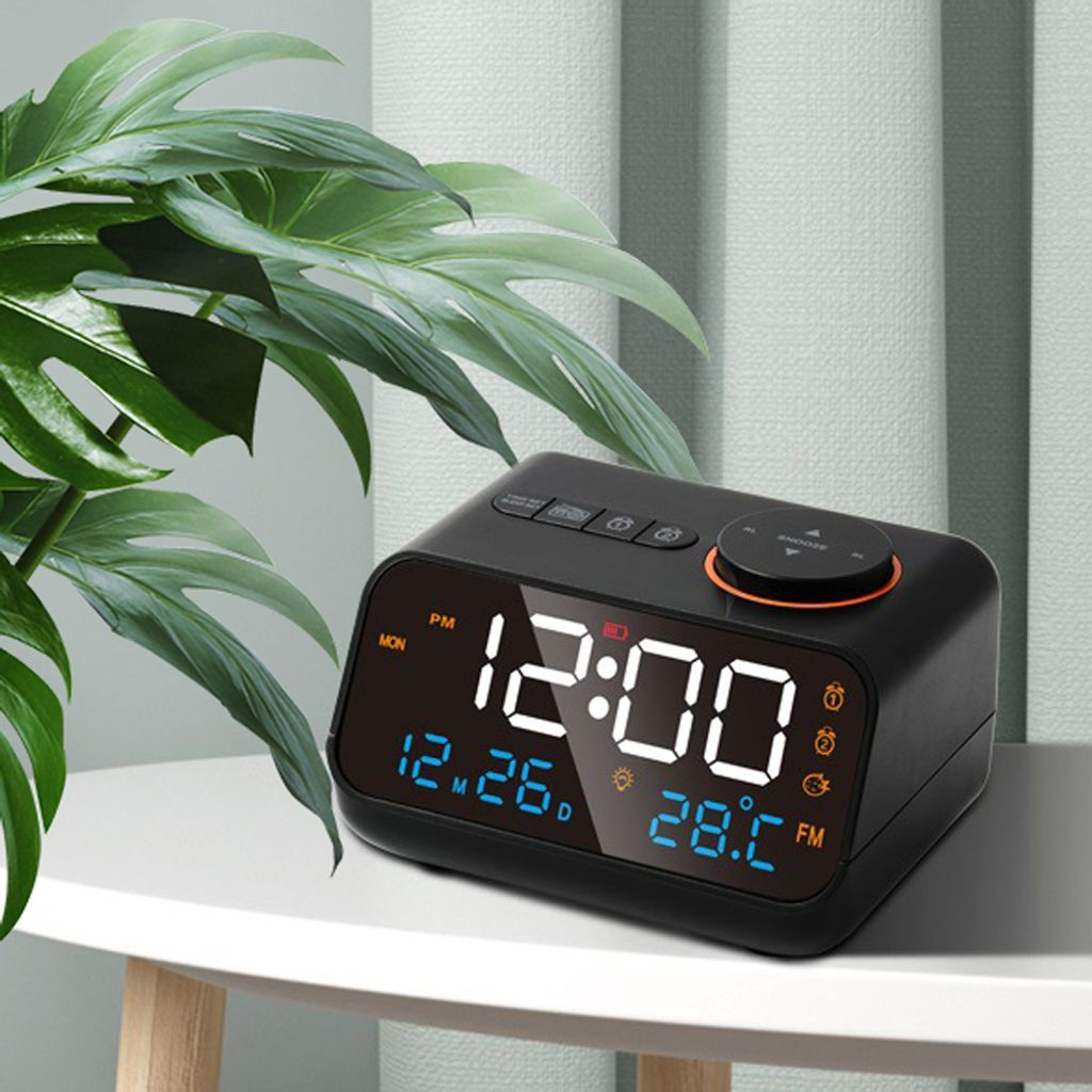 Multifunktionaler Wecker mit FM-Radio, | Kaufland.de
