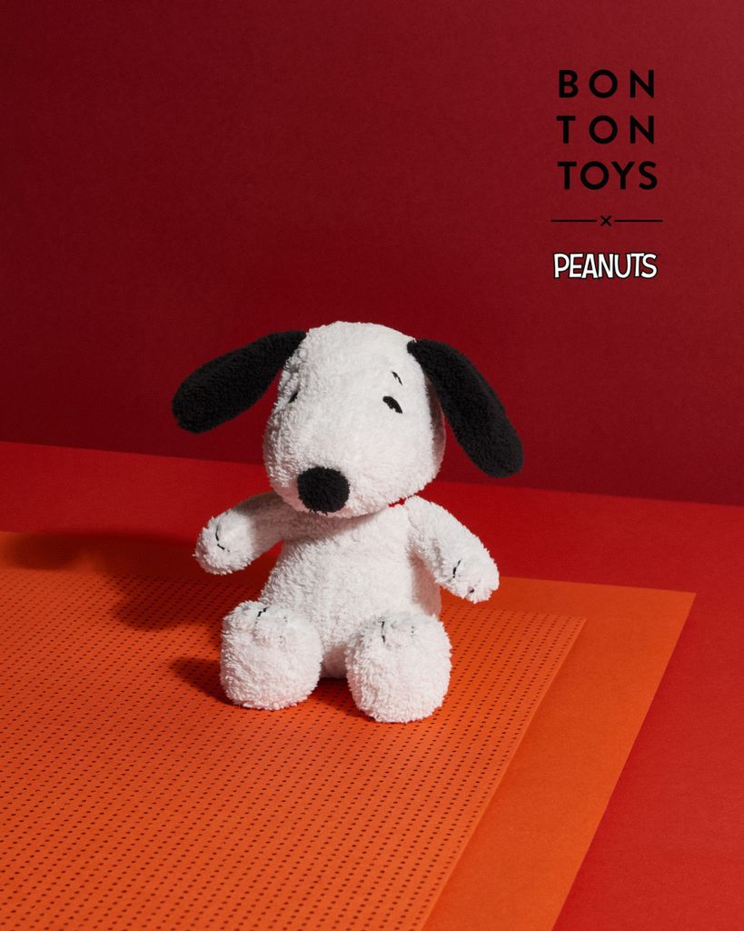 Peanuts x Bon Ton Toys: sedící plyšák Snoopy | Kaufland.cz