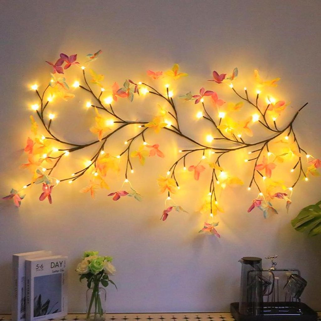 Wunderschone Lichterkette An Die Wand Bild