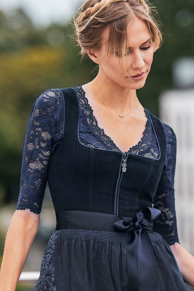 Marjo Dirndl Conny