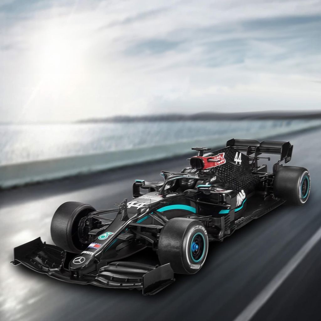 Dálkově ovládaný Mercedes-AMG F1 W11 EQ | Kaufland.cz