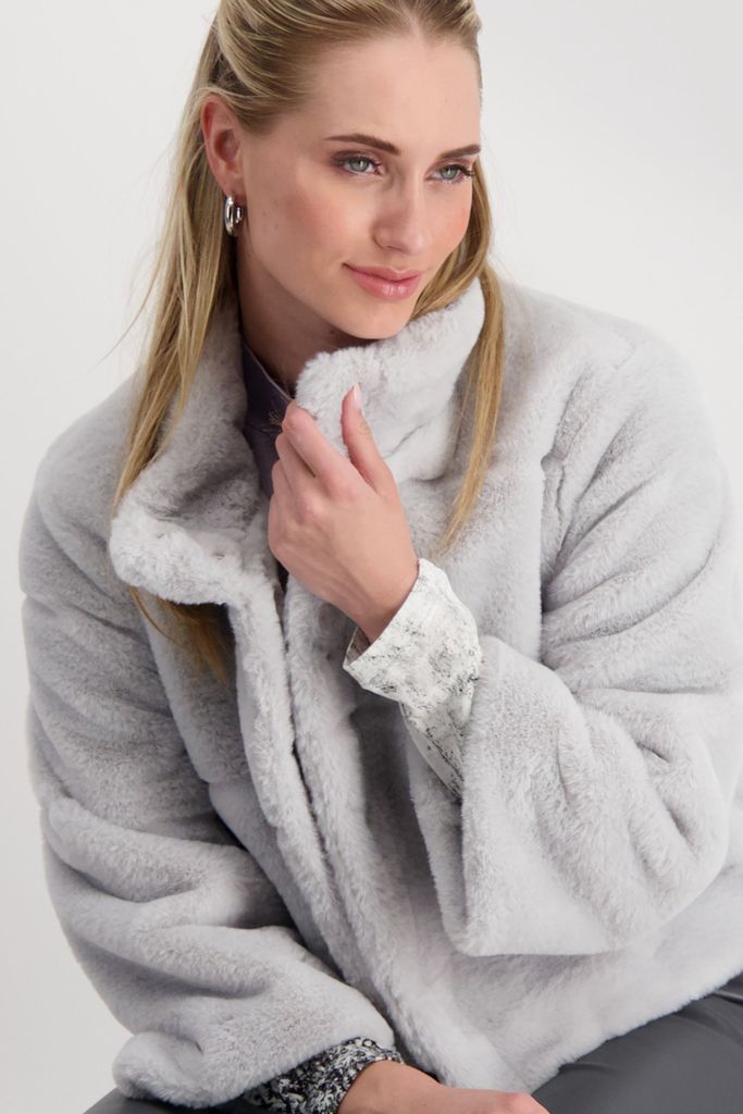 MONARI Flauschige Jacke mit Stehkragen chrome | Kaufland.de
