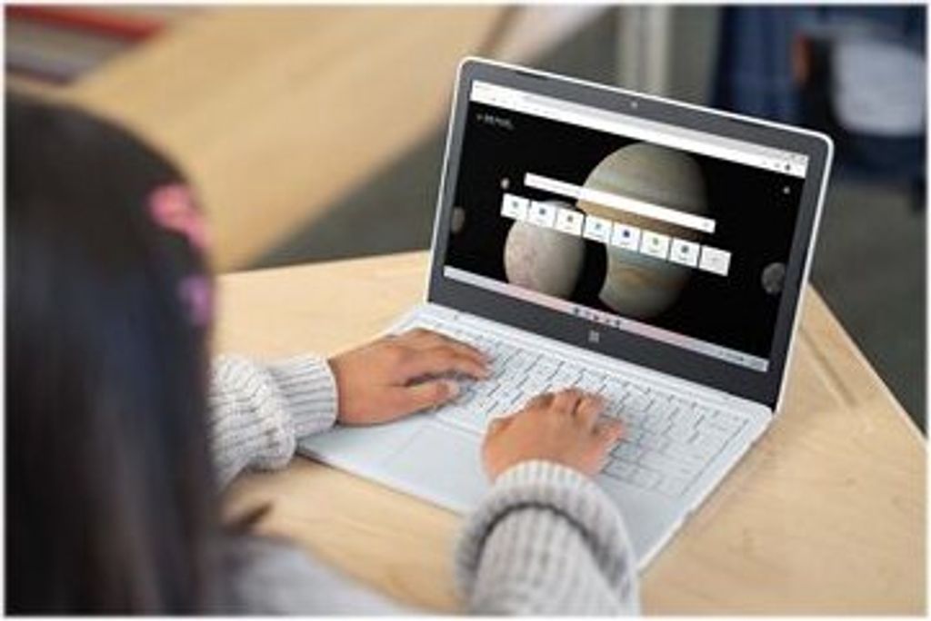 Microsoft Surface Laptop SE 4 GB RAM, 64 GB SSD (Windows 11