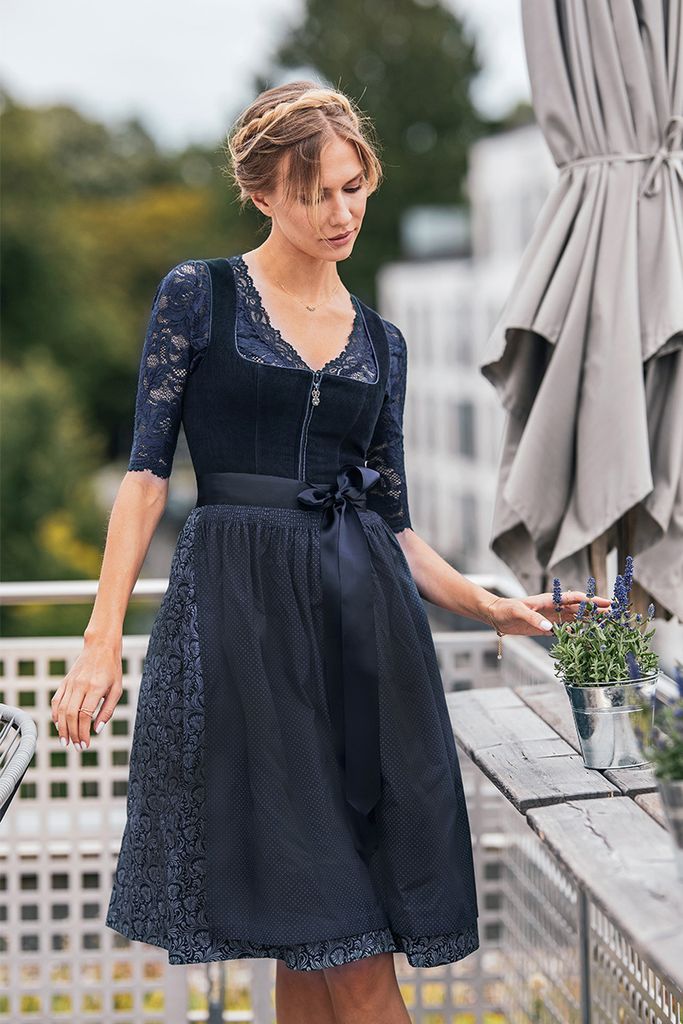 Marjo Dirndl Conny