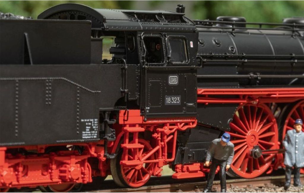 Märklin 38323 H0 Dampflok 18 323 der DB | Kaufland.de