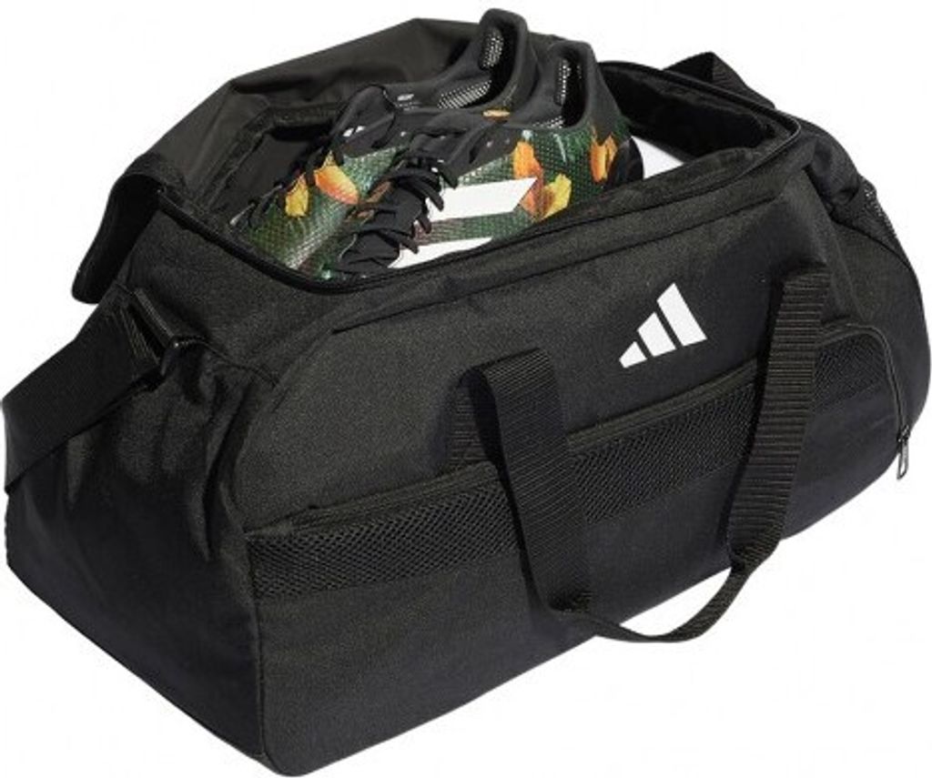 Adidas Tašky Tiro, HS9752 | Kaufland.cz