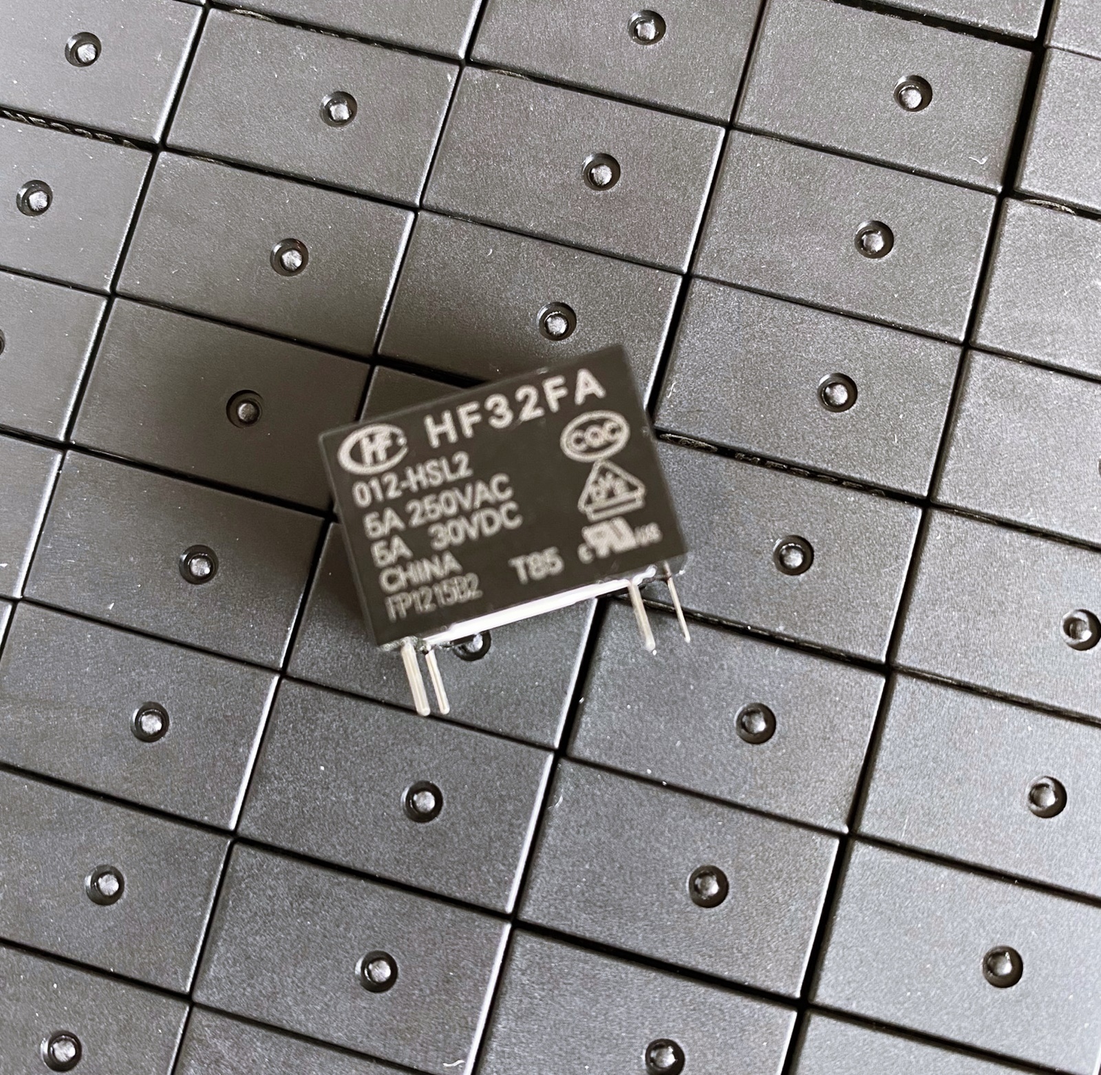 Hongfa HF32FA/012-HSL2 PCB relay 5A (1 Form | Kaufland.de