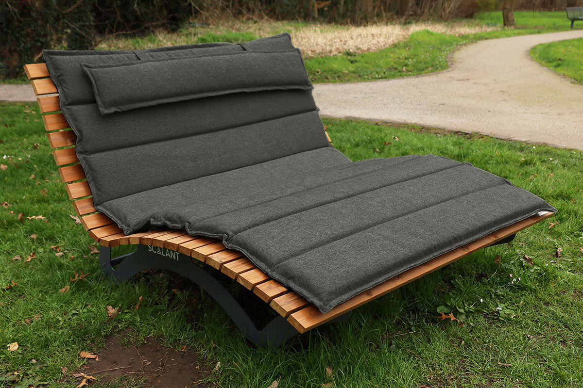 Waldsofa Premium mit Auflage und Kissen, Thermokiefer,