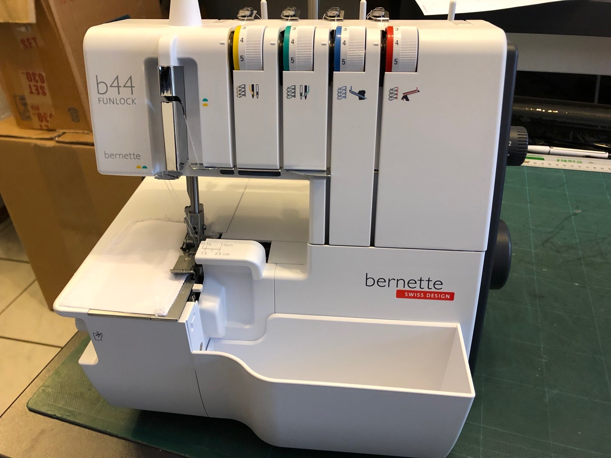 BERNETTE b44 Funlock (owerlok) | Kaufland.pl