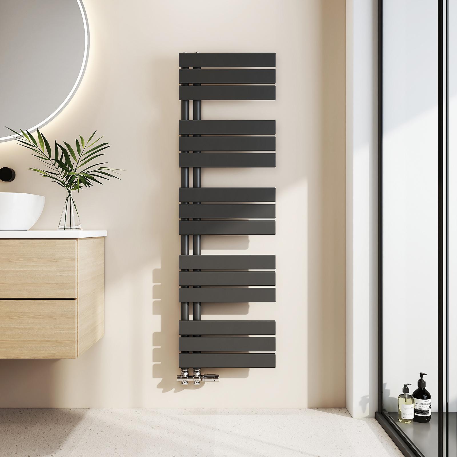 EMKE koupelnový radiátor plochý 1320x400mm černý ohřívač
